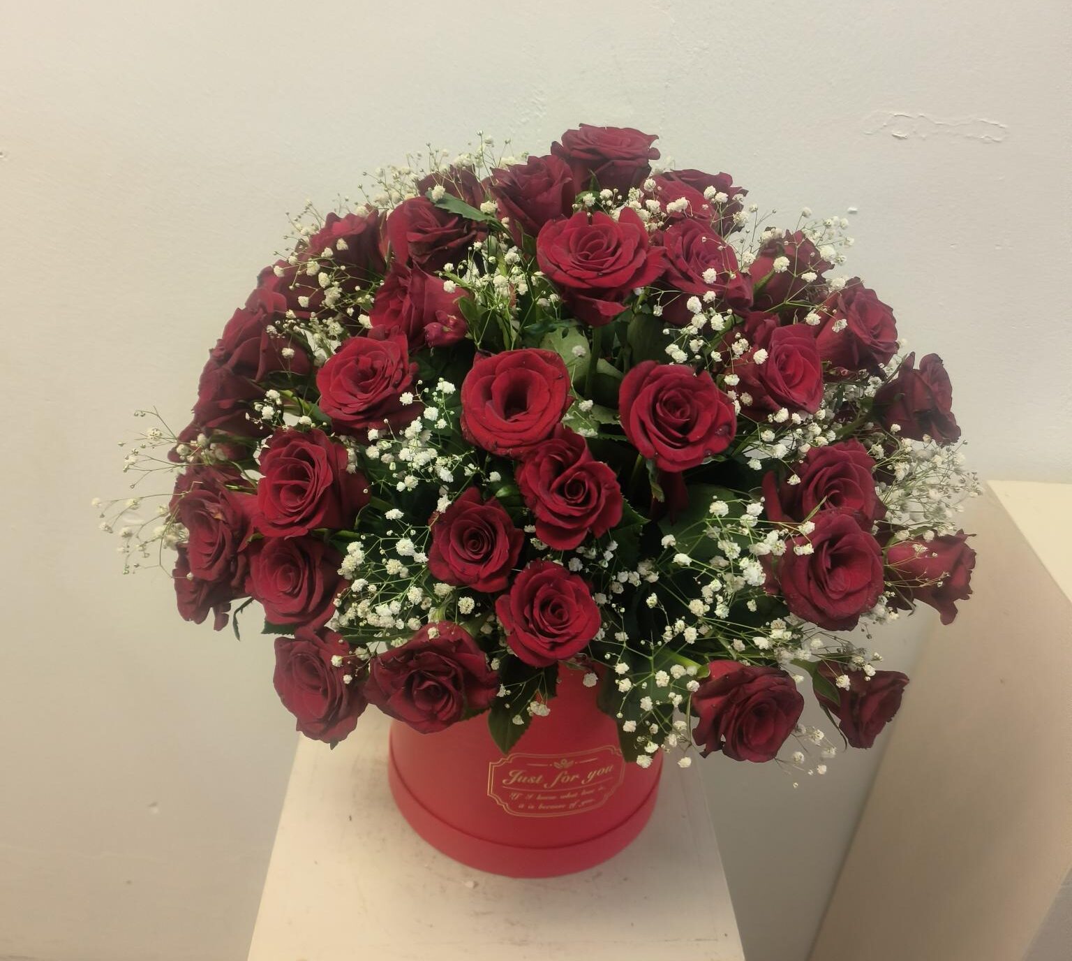 Roses & Gyp in Box | Elegant Flower Box Delivery | Sandton